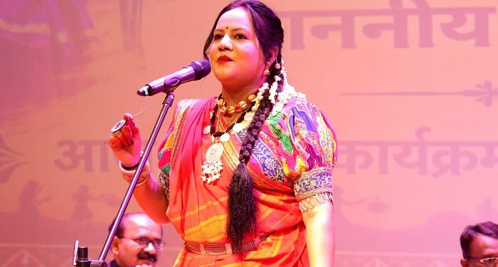 Renowned pandwani artist taruna sahu interview : पंडवानी गायकी को संभाल ...